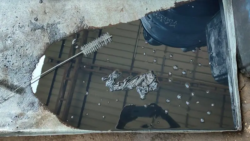 8 Tips of Cleaning Oil Drain Pan After Oil Change - Take Your Oil