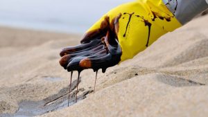 Clean Vs Dirty Engine Oil Symptoms - Take Your Oil